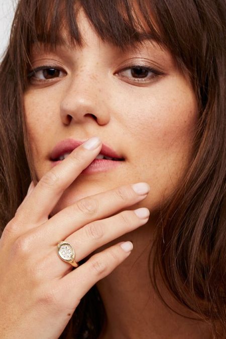 Gold Signet Rings: What Each Finger Says About You | Girlfriend is Better