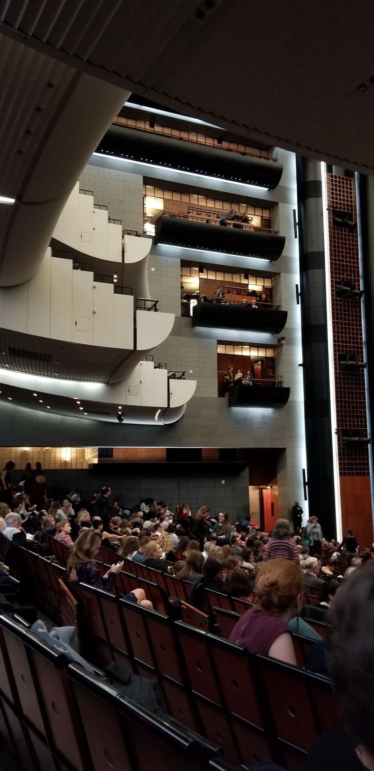 Paris 11th arrondissement: The Trendy Bastille District | Girlfriend is ...