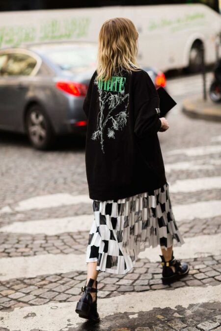 Oversized Graphic Tees Like You Just Don't Care | Girlfriend is Better